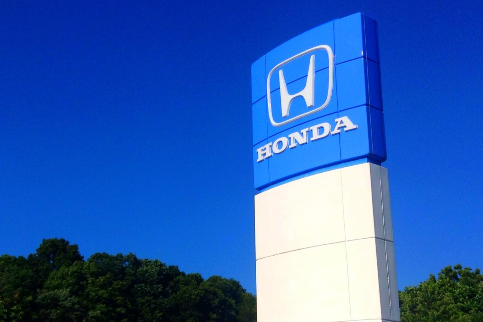 How to Fix a Loose Rear View Mirror - The Track Ahead