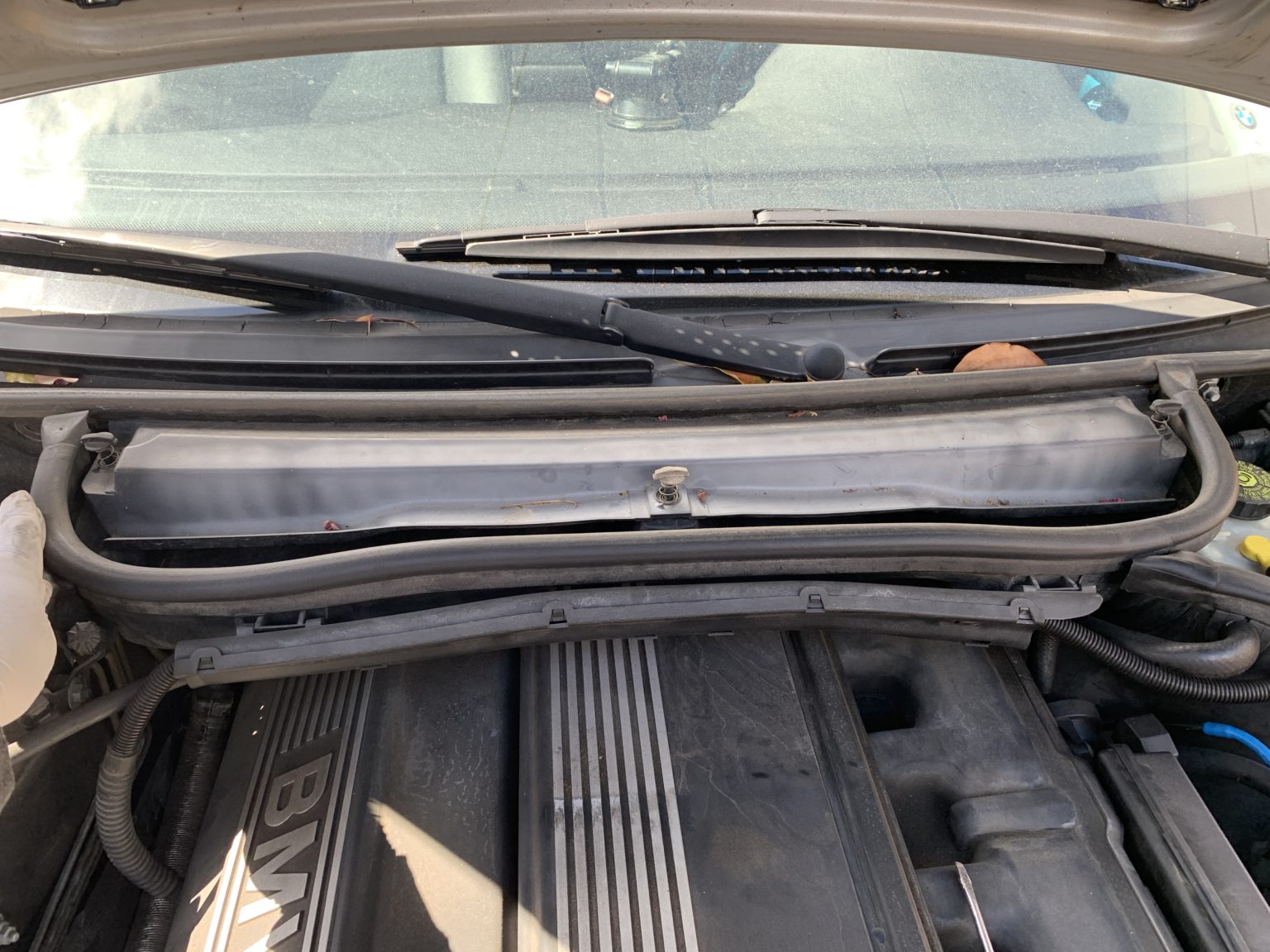 How to Replace the Cabin Air Filter: BMW E46 3-Series - The Track Ahead