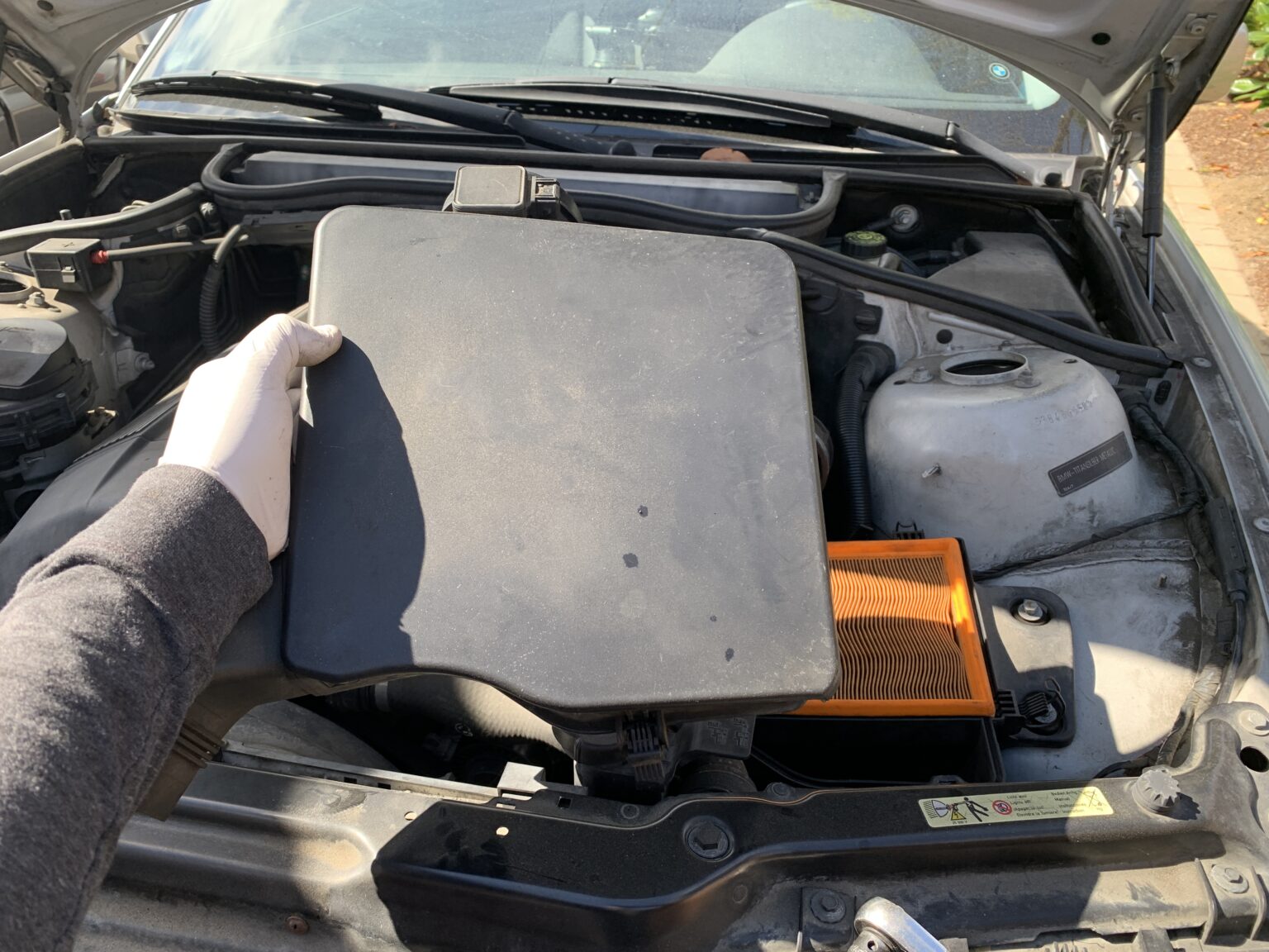 How to Change the Oil Filter Housing Gasket: BMW E46 3-Series - The ...