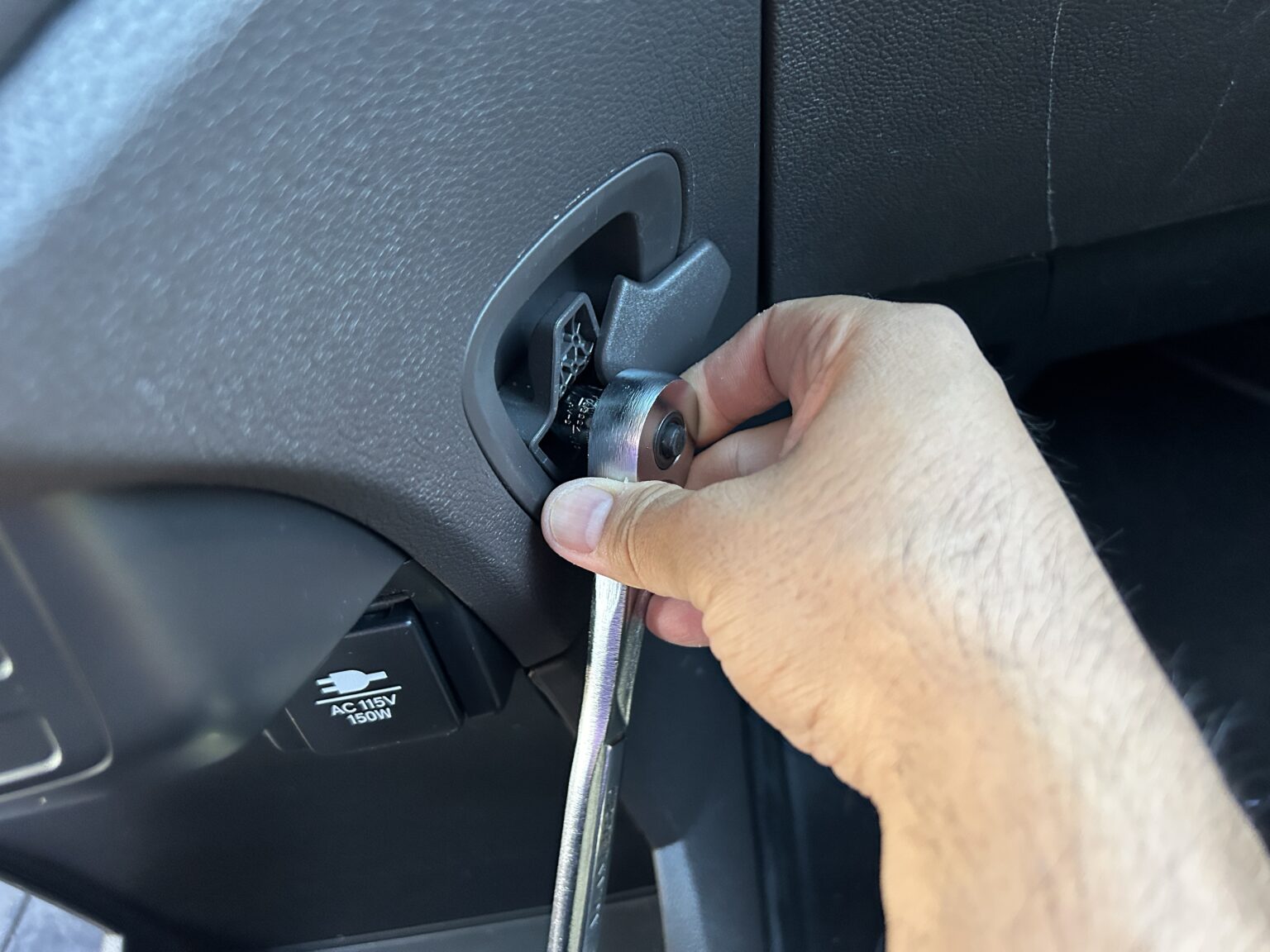 How to Disable Auto Idle Stop with the Idlestopper: 5th Gen Honda ...