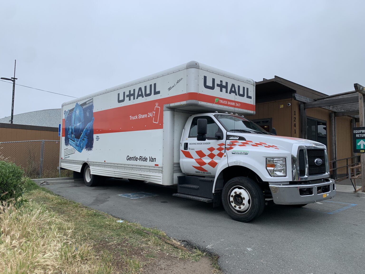 U-Haul Moving Truck and Trailer Rental Review - The Track Ahead