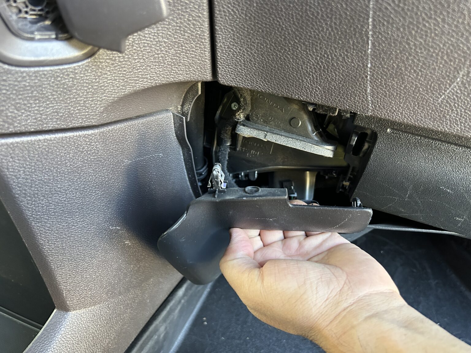 How to Disable Auto Idle Stop with the Idlestopper: 5th Gen Honda ...